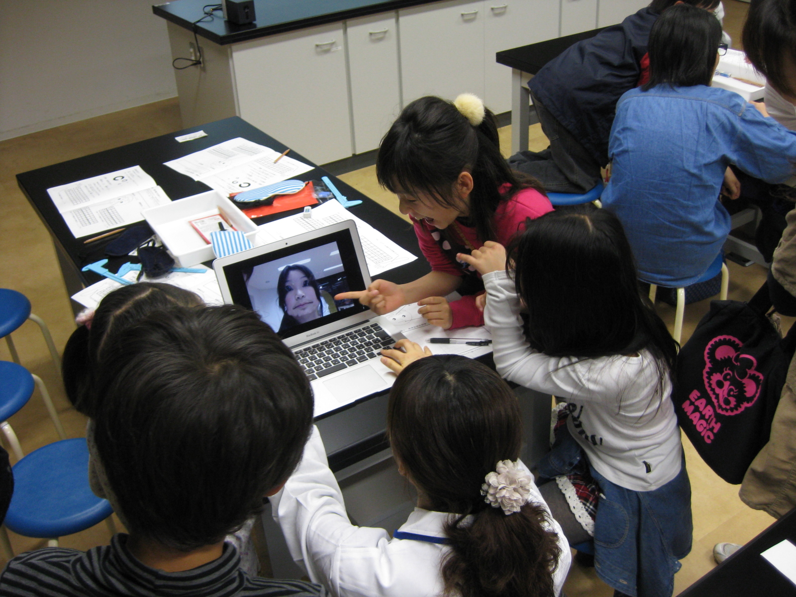 Let's Measure Tactile Acuity | YOSHIDA SHIGEO